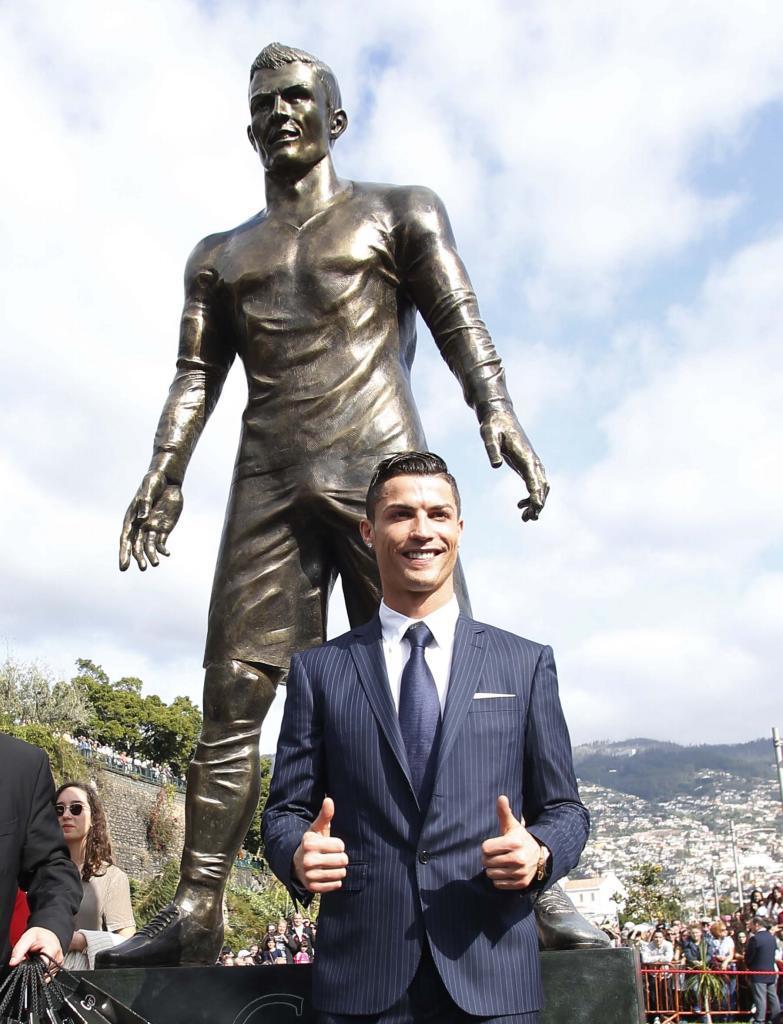 Best and worst football statues | Marca