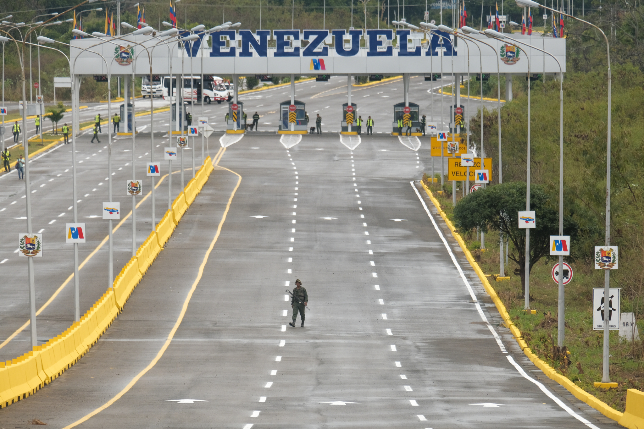 Colombia and Venezuela open key binational bridge as ties warm | Marca