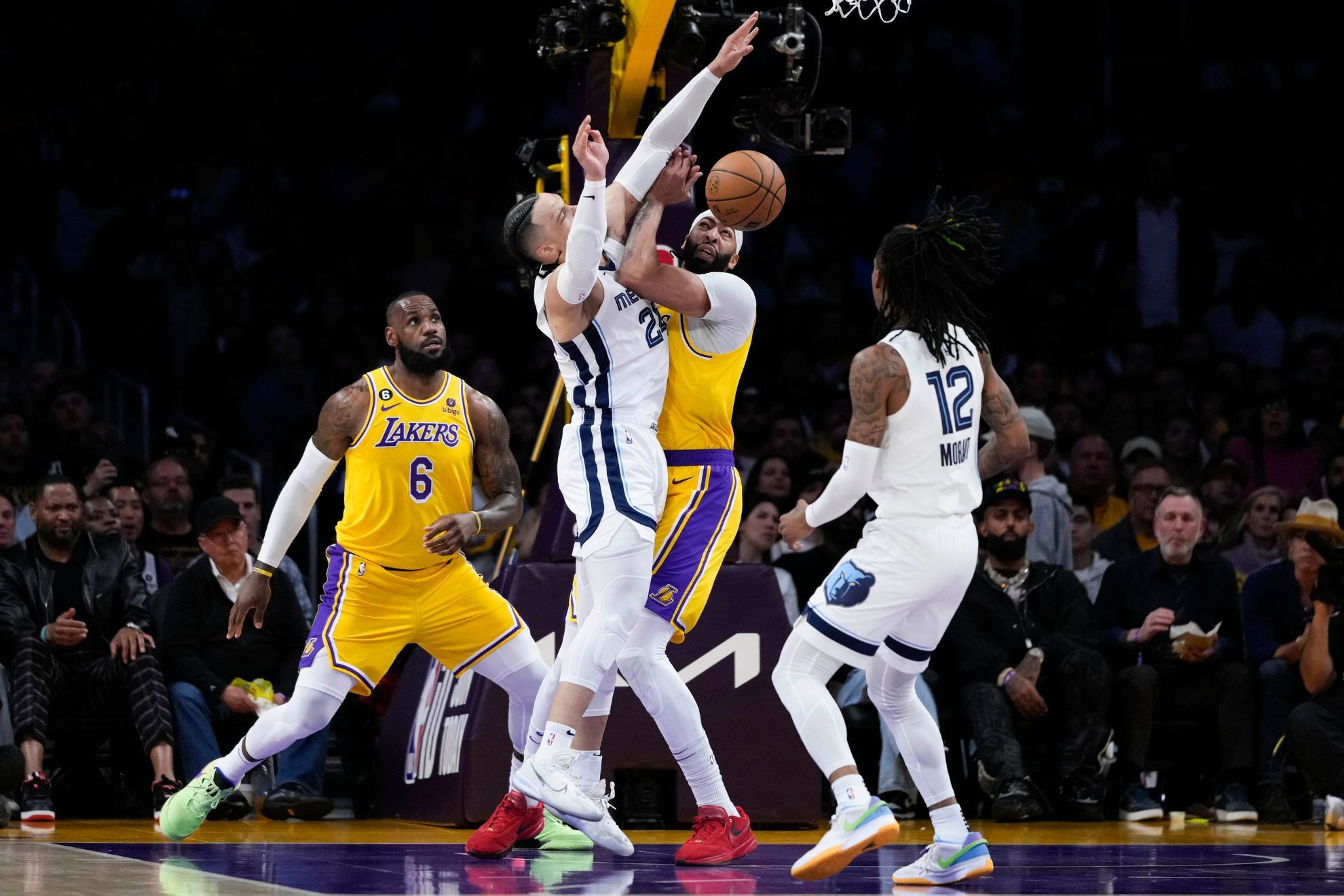 Grizzlies - Lakers LIVE: Final score, interviews and full highlights of ...