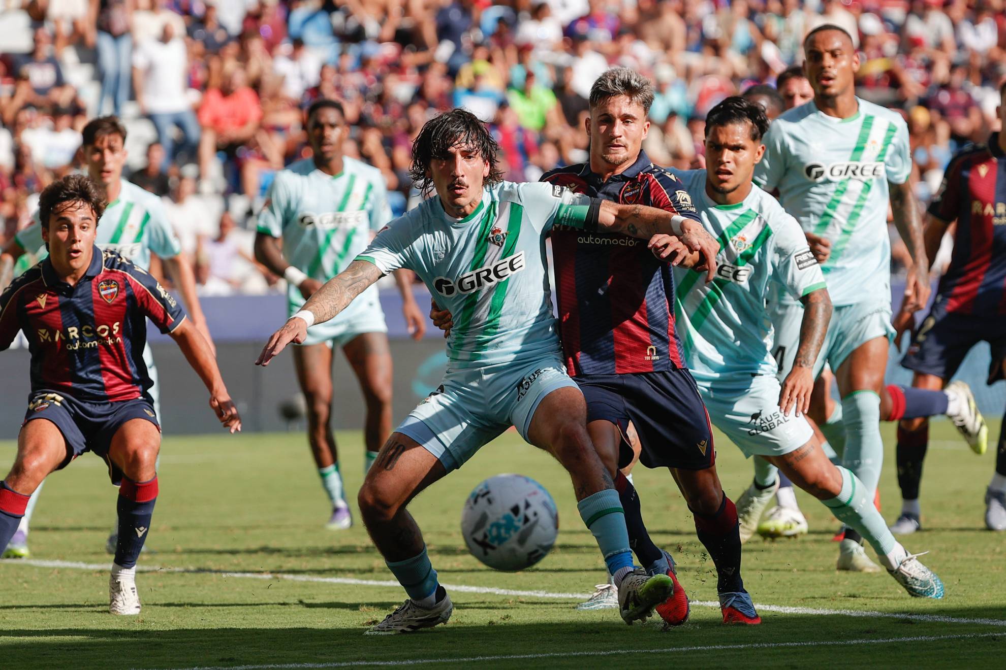 Bellerín: "Me parece una barbabidad jugar un partido a 30 grados a ...
